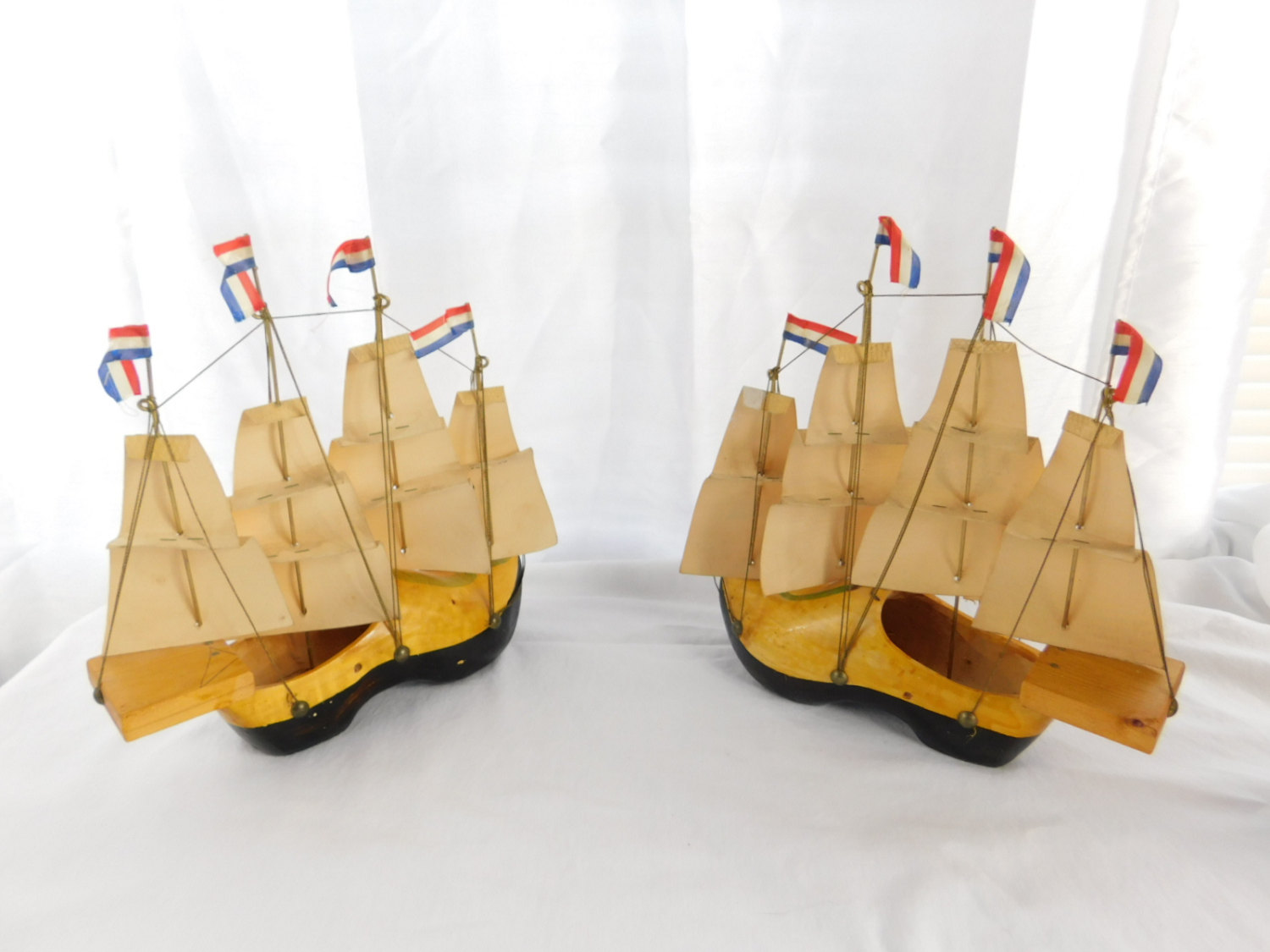 A Pair of Vintage Holland Dutch Wood Shoe Sailing Ships Box Z ...