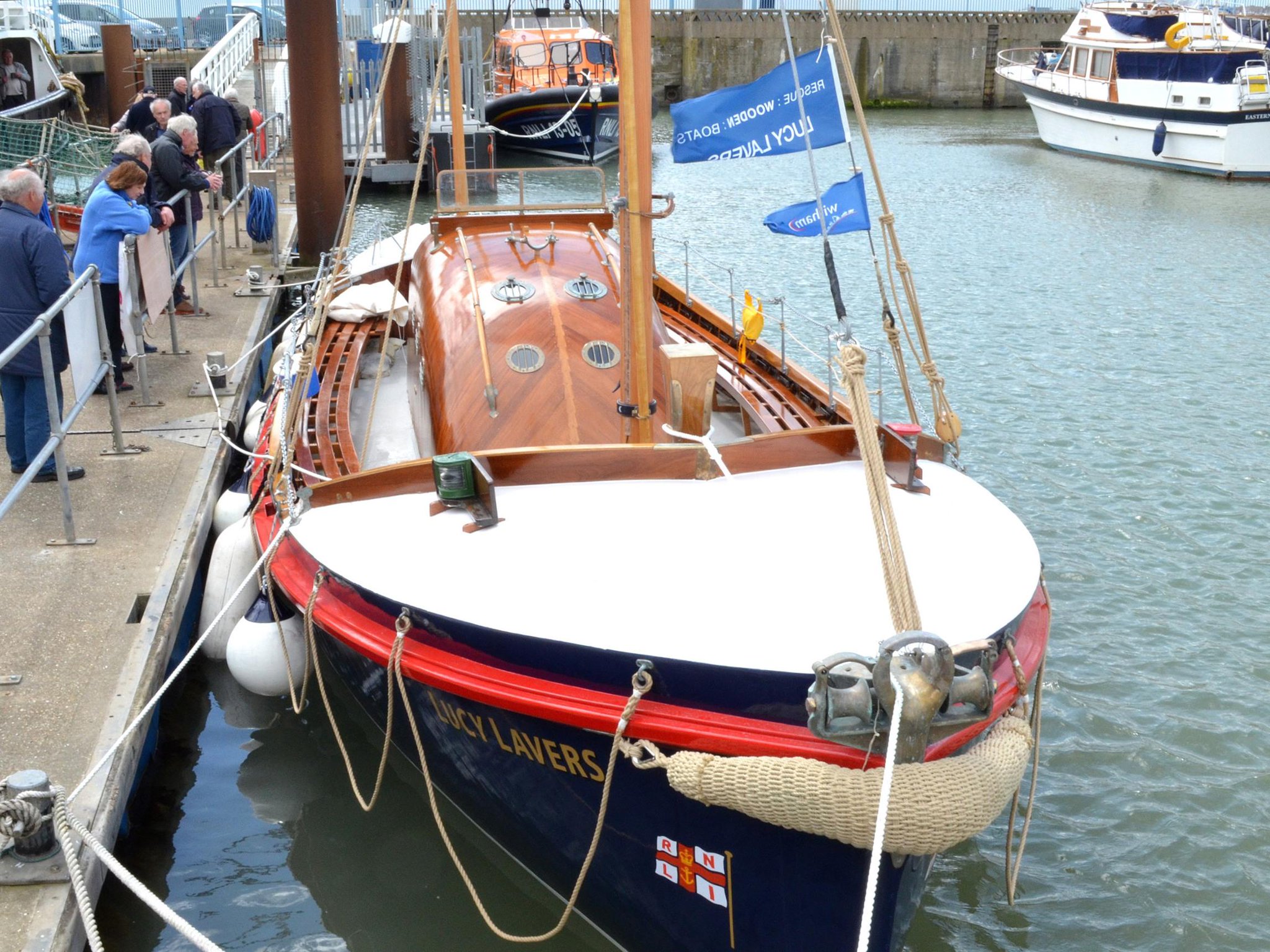 Des Pawson makes the Bow Pudding for Lucy Lavers | Schooner Chandlery