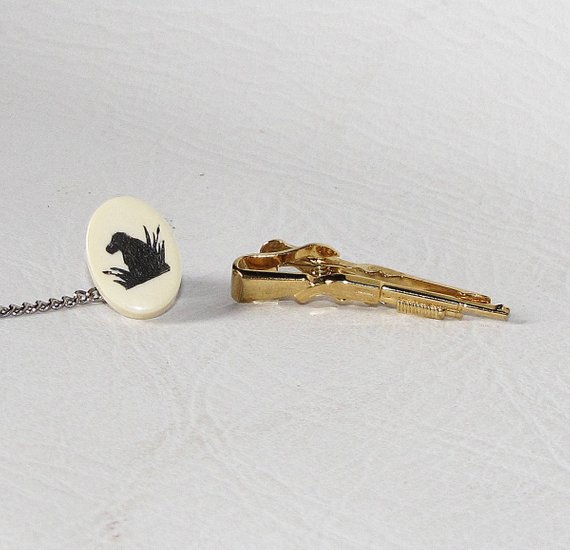 Vintage Tie Pin and Clasp, Scrimshaw Tie Pin Labrador Retriever, Gold ...