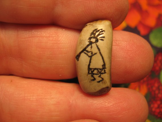 Anasazi pictograph scrimshaw fossil curved tooth reproduction bead ...