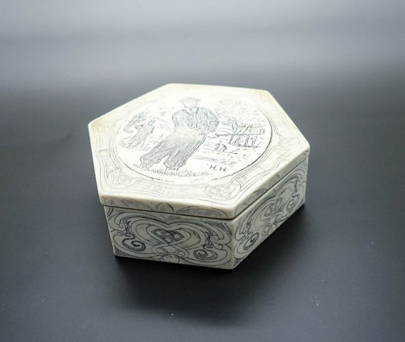 Vintage Comoy's Engraved/Etched Scrimshaw Snuff / Trinket Box ...