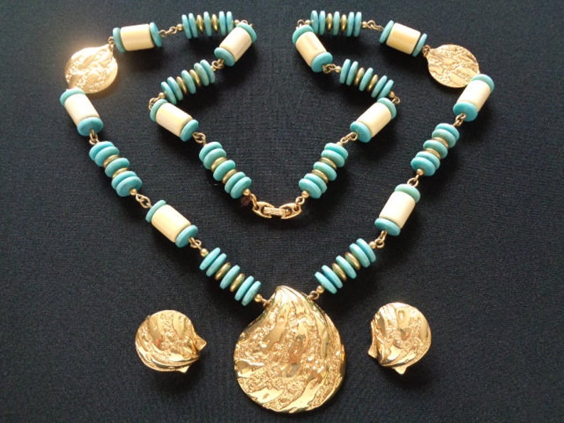 MONET Blue Turquoise and Ivory Color Beads With Gold Tone Seashell Clam ...